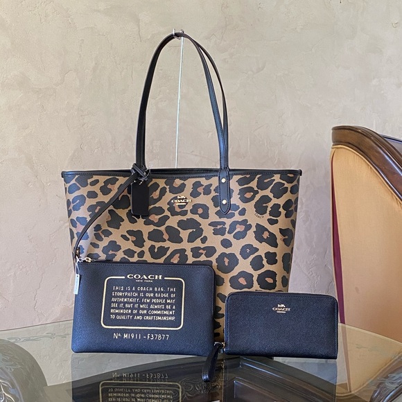 Coach | Bags | Nwt Coach Leopard Reversible Totewristletwallet | Poshmark